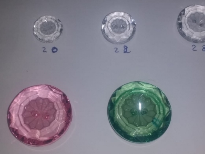 Botonera Gilda / / Botones de Acrílico / Boton Facetado Transparente